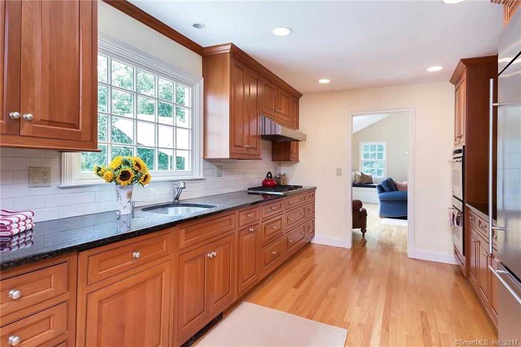 7 CLIFFORD LANE, Westport, CT 06880 (Sold NYStateMLS Listing #10421346)